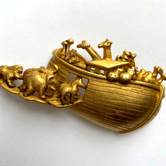 AJC Brooch | Jewelry | Vintage 98s Ajc Matte Gold Tone Noahs Ark ...